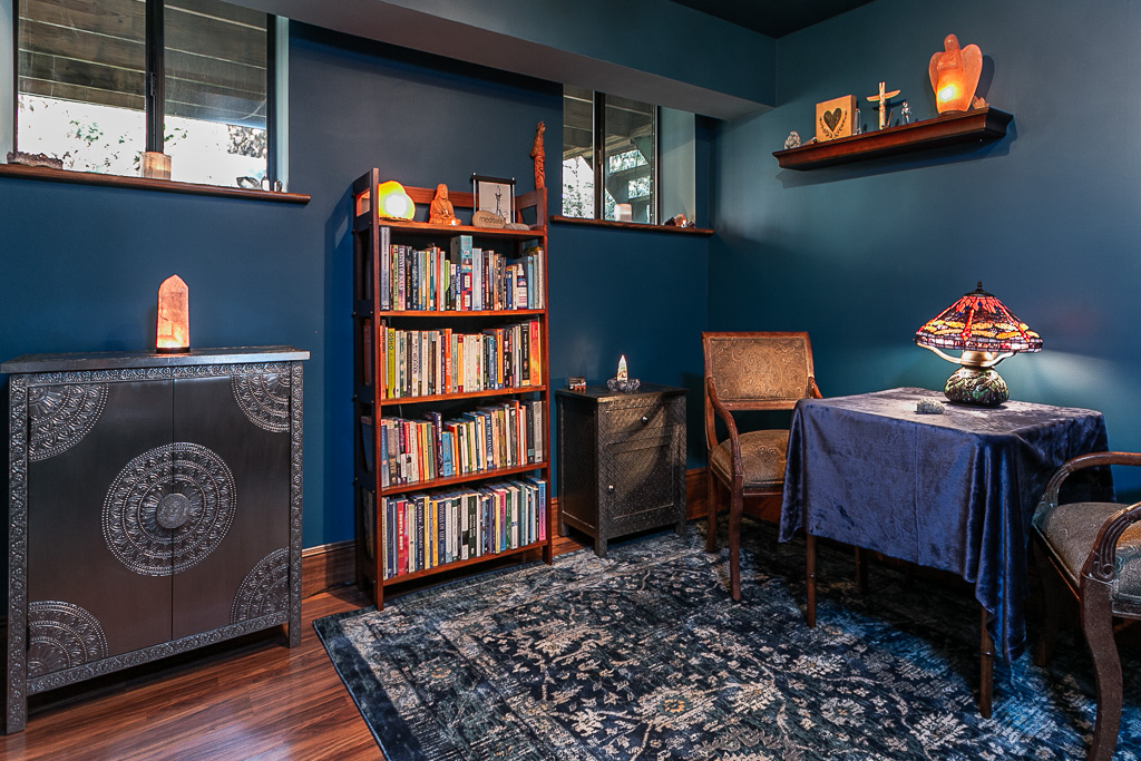 Professional Reading Room – Anthony Mikolojeski