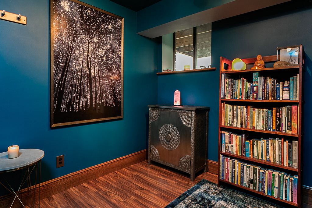 Professional Reading Room – Anthony Mikolojeski